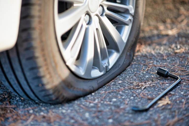 What to Do if You Have a Flat Tire and No Spare: 6 Useful Tips